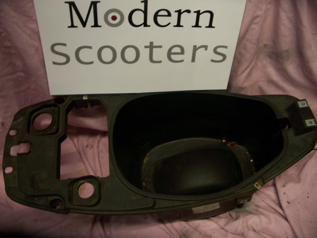 Piaggio Skipper underseat storage (SH) | Modern Scooters