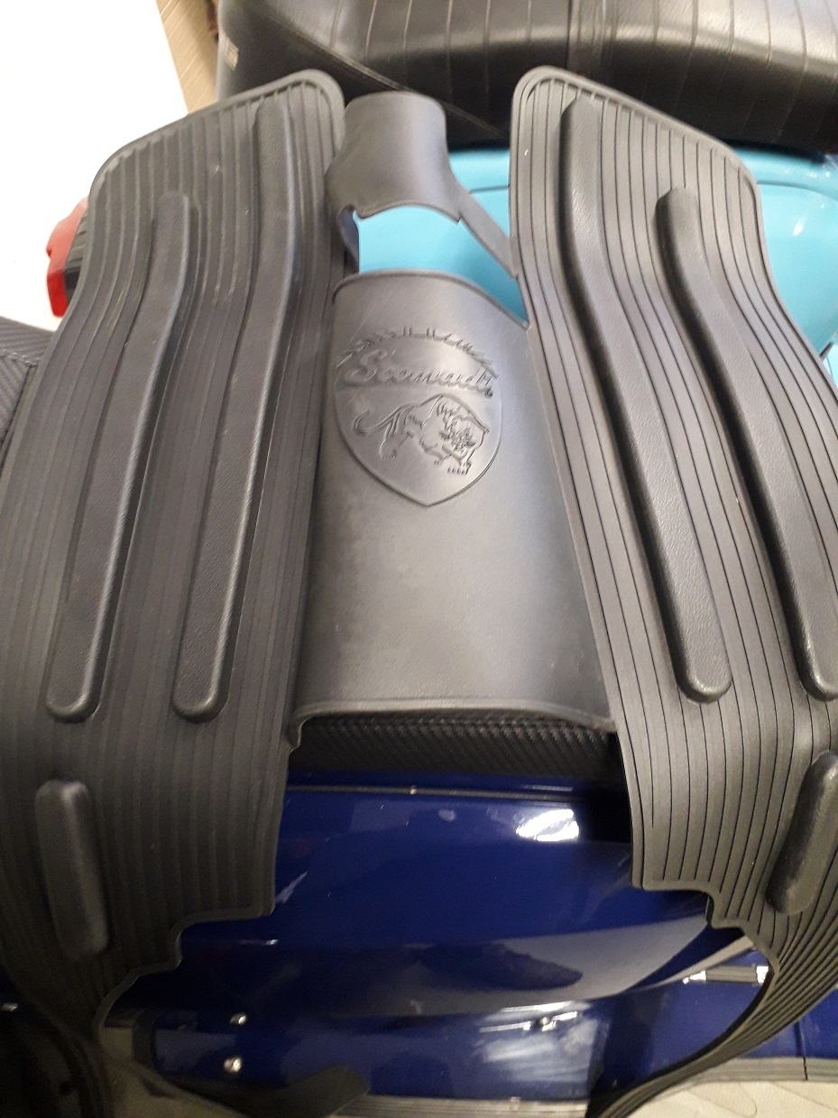 SCOMADI TT FLOOR MAT | Modern Scooters