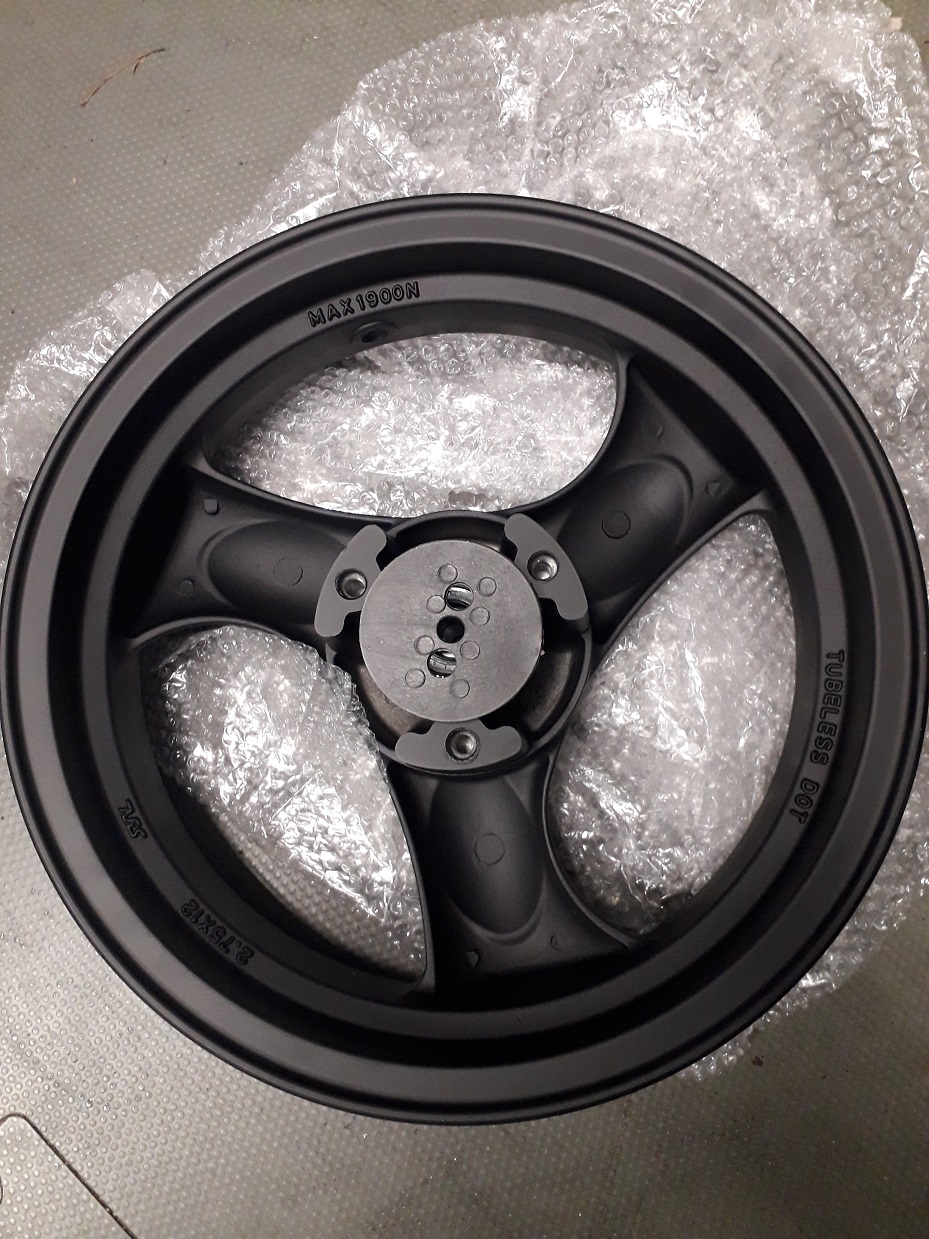 SCOMADI TL FRONT WHEEL. ABS. BRAND NEW OLD STOCK | Modern Scooters